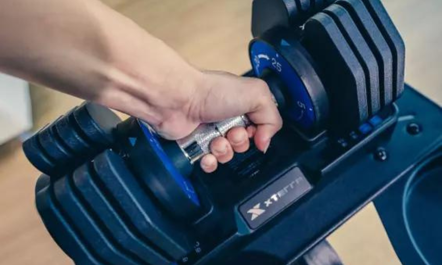 5 Reasons You Should Add Hand Weights to Your Home Gym